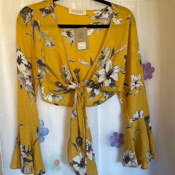 Pitaya | Tops | Yellow Floral Tie Crop Top | Poshmark